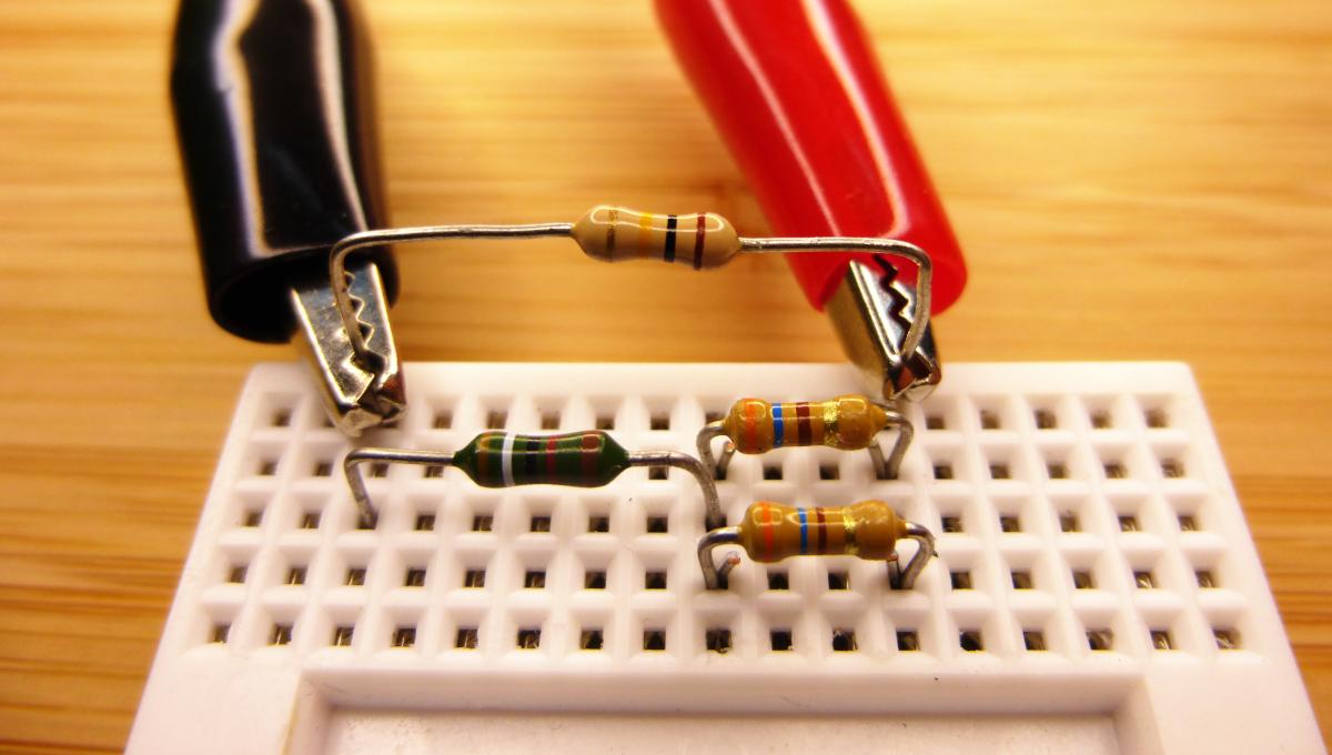 Resistor Combinations | DevXplained